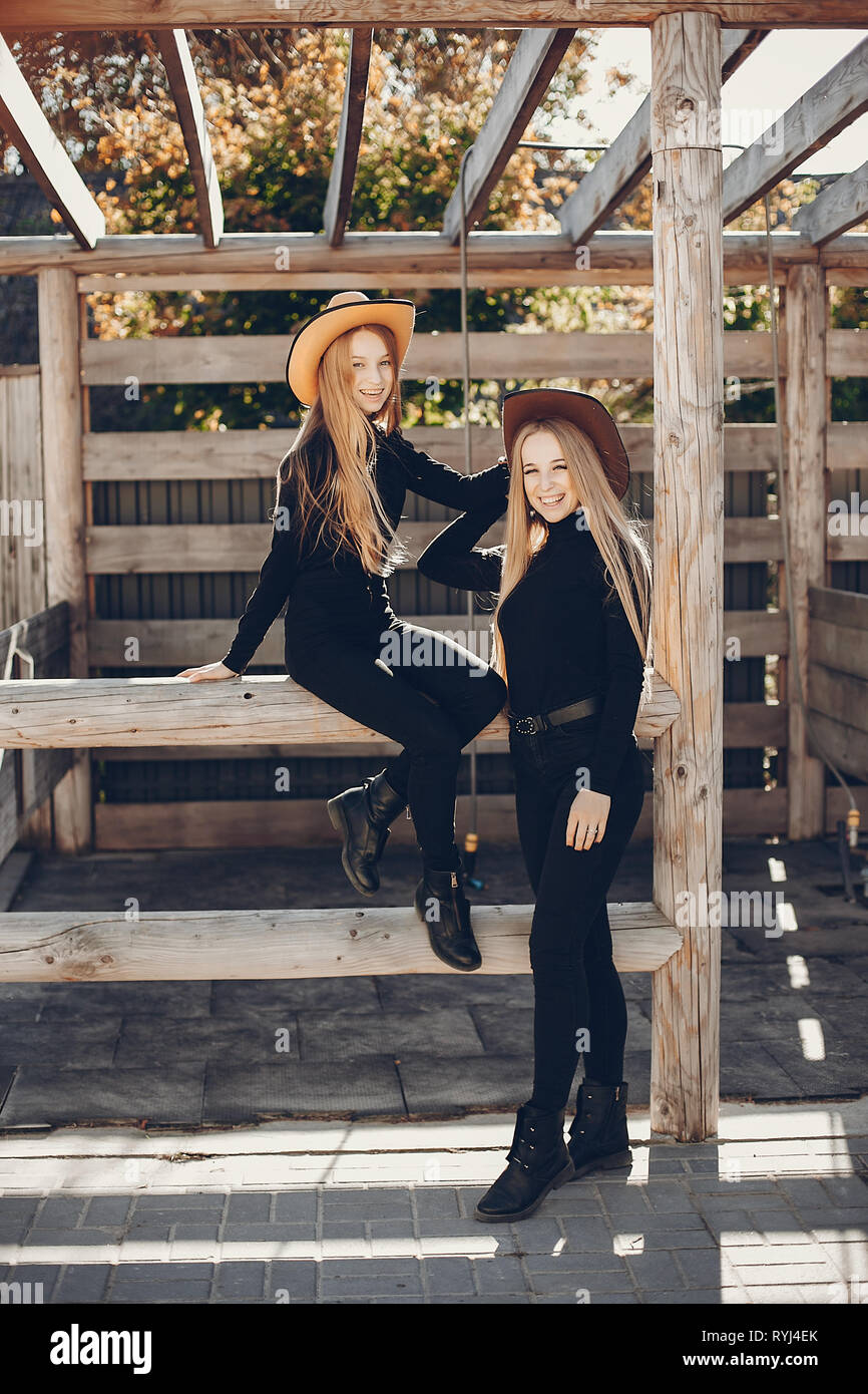 Girls on ranch hi-res stock photography and images - Alamy