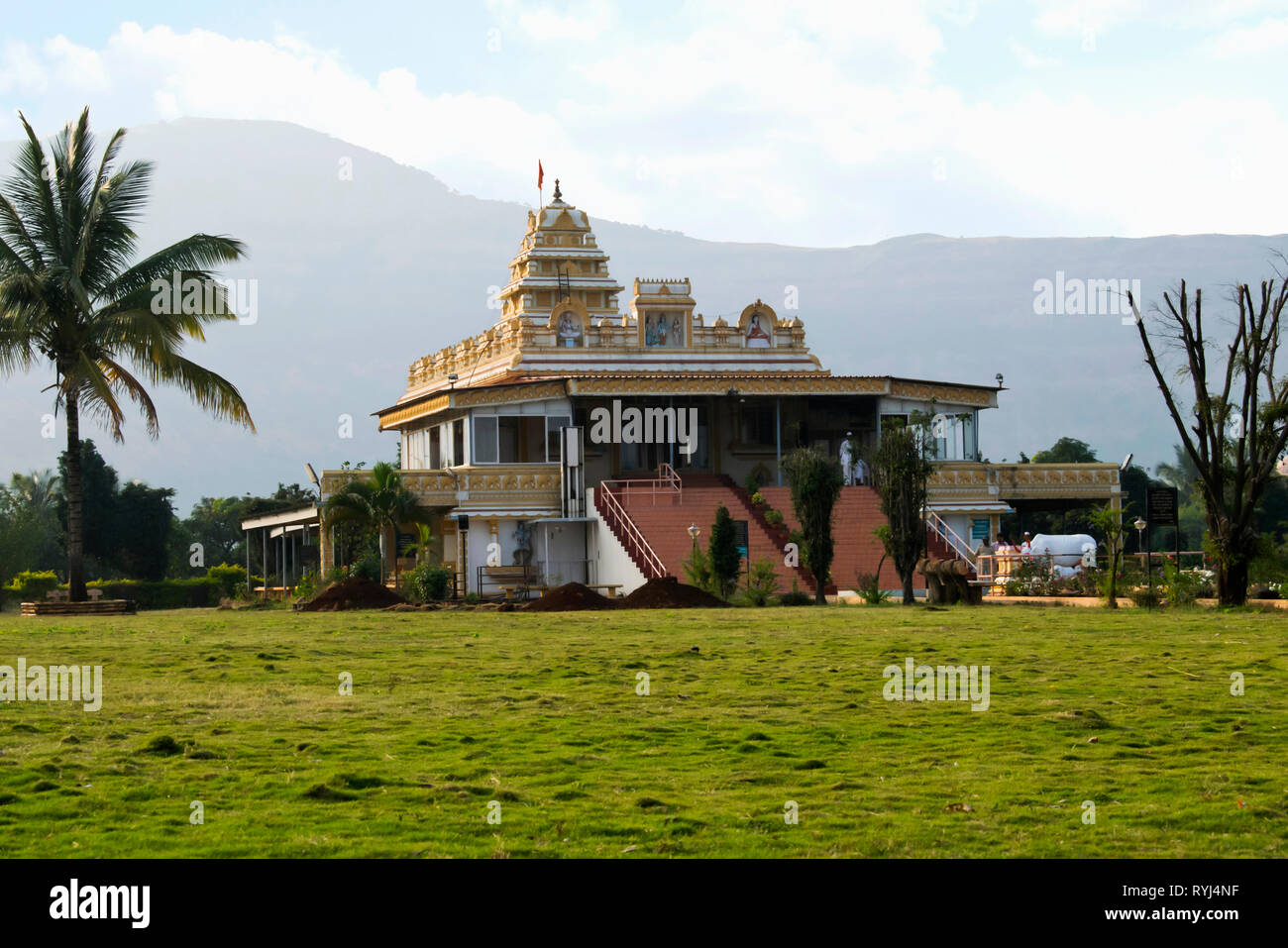 Shri Satya Sai Pandurang Kshetra, Hadshi Temple, Sant Darshan Museum ...