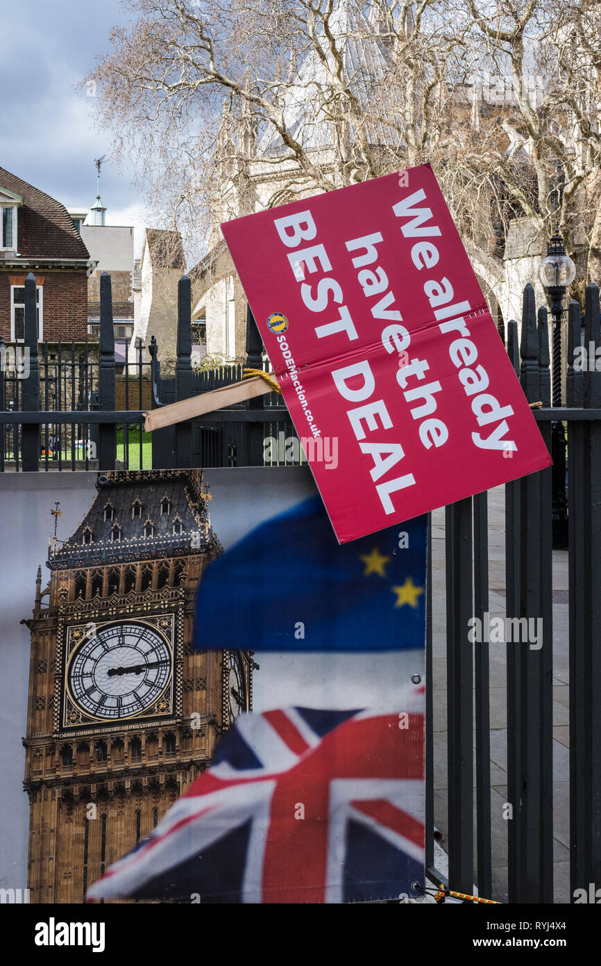 People protesting over Brexit outside of Parliament, Palace of ...