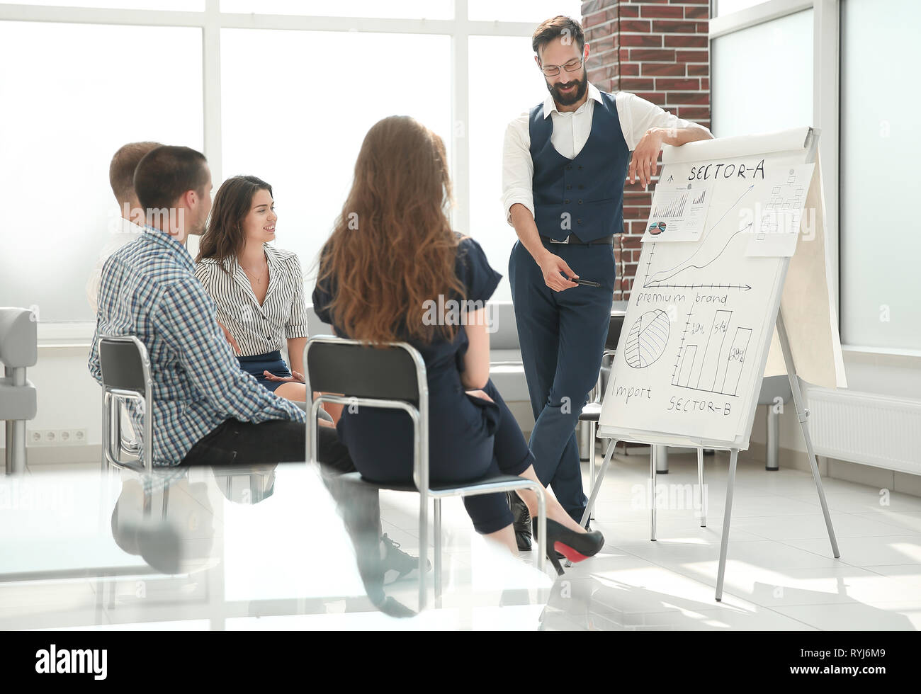 Flipchart group hi-res stock photography and images - Alamy