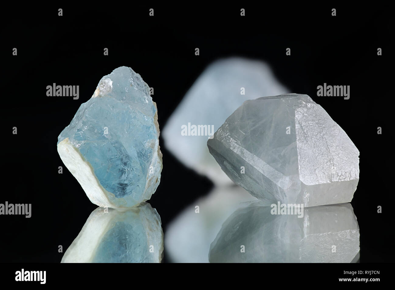 Topaz uncut hi-res stock photography and images - Alamy