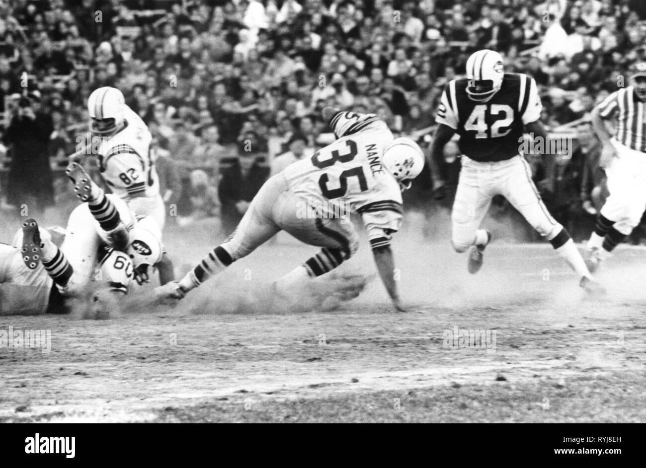 Jets football players hi-res stock photography and images - Alamy