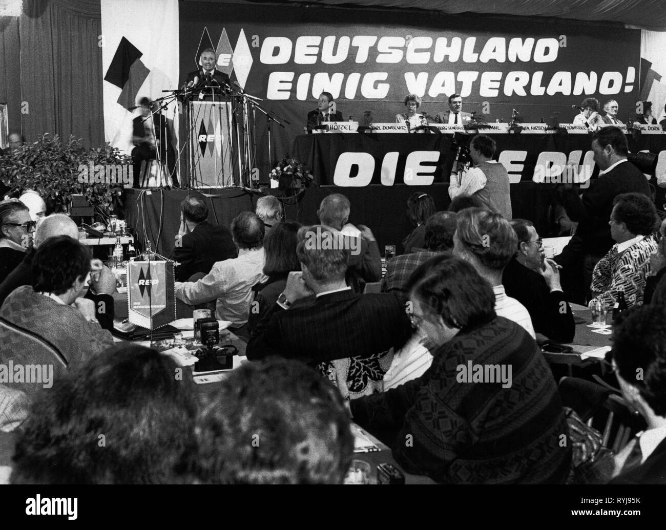 January 1990 hi-res stock photography and images - Alamy