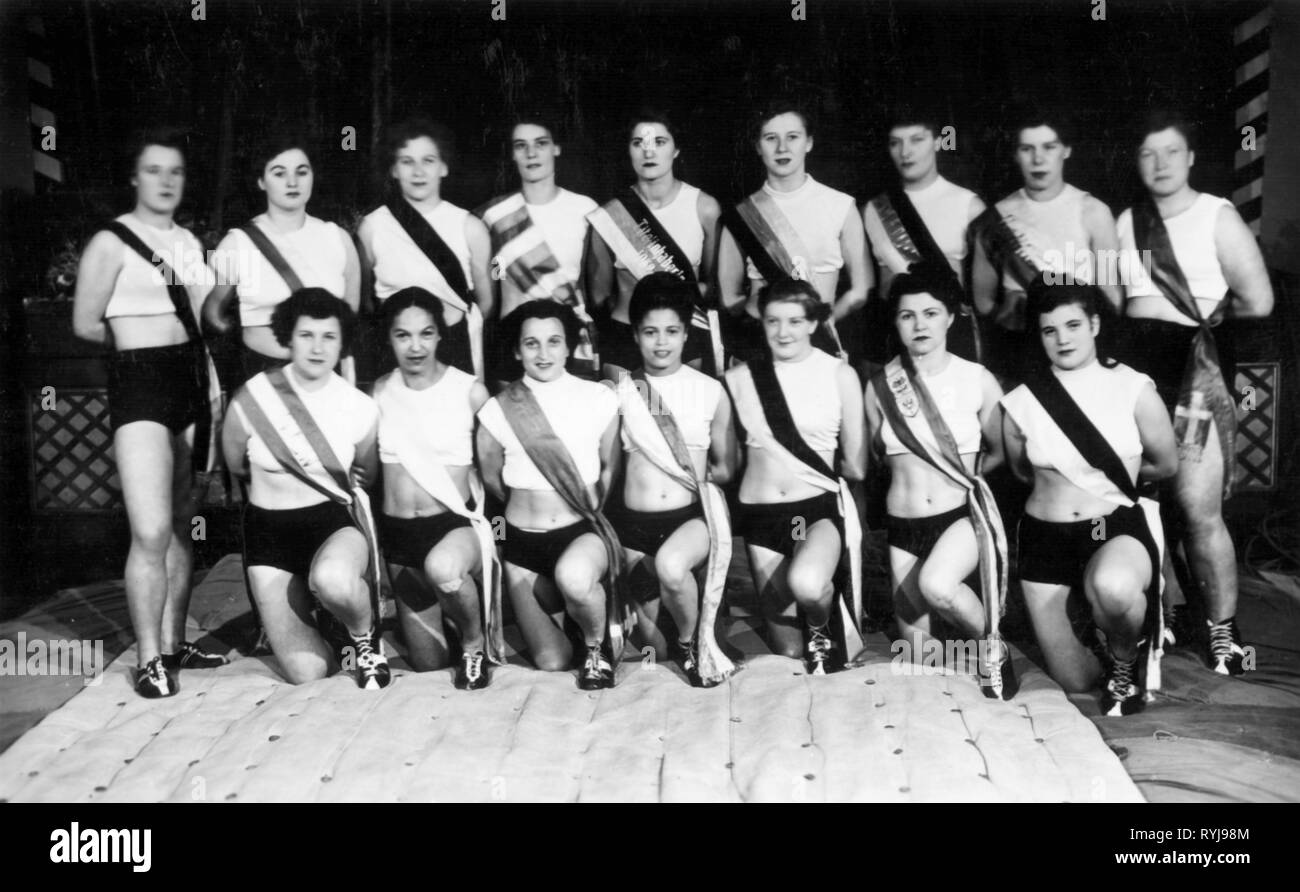sports, wrestling, Frank Weber's International Ladies Wrestling Team ...