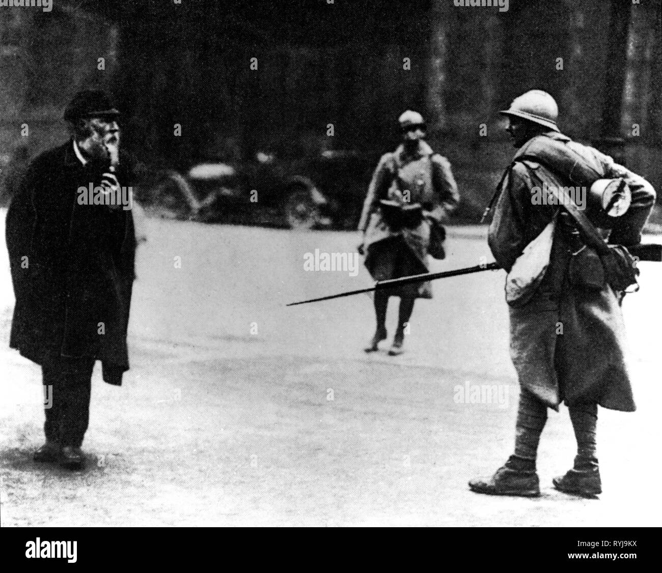 occupation of the Ruhr area, Ruhr Valley, French soldier threatening ...