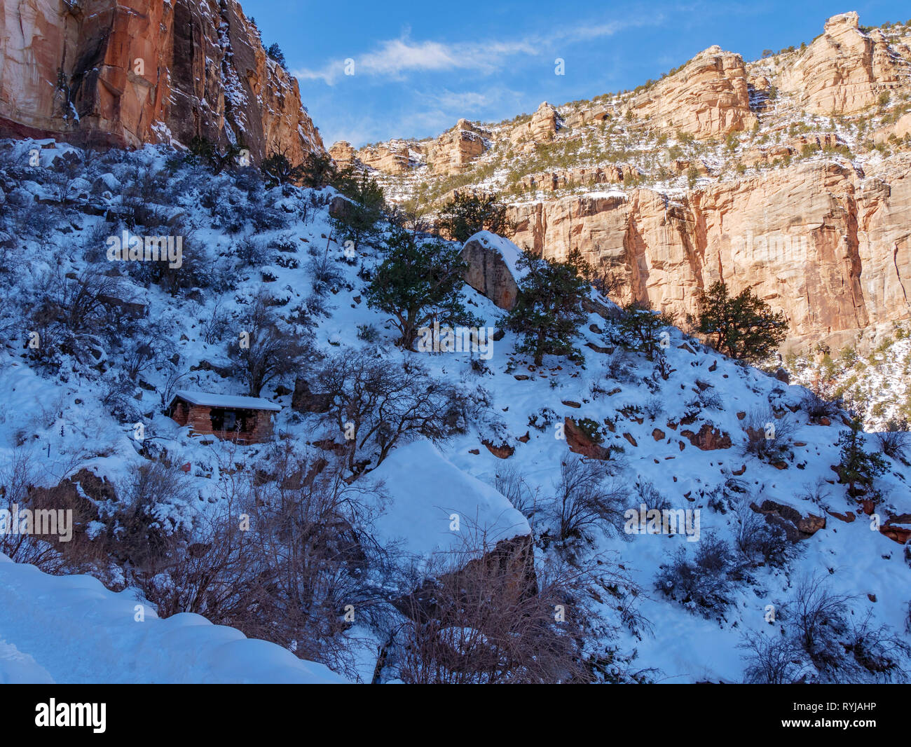 Rest shelter hi-res stock photography and images - Alamy