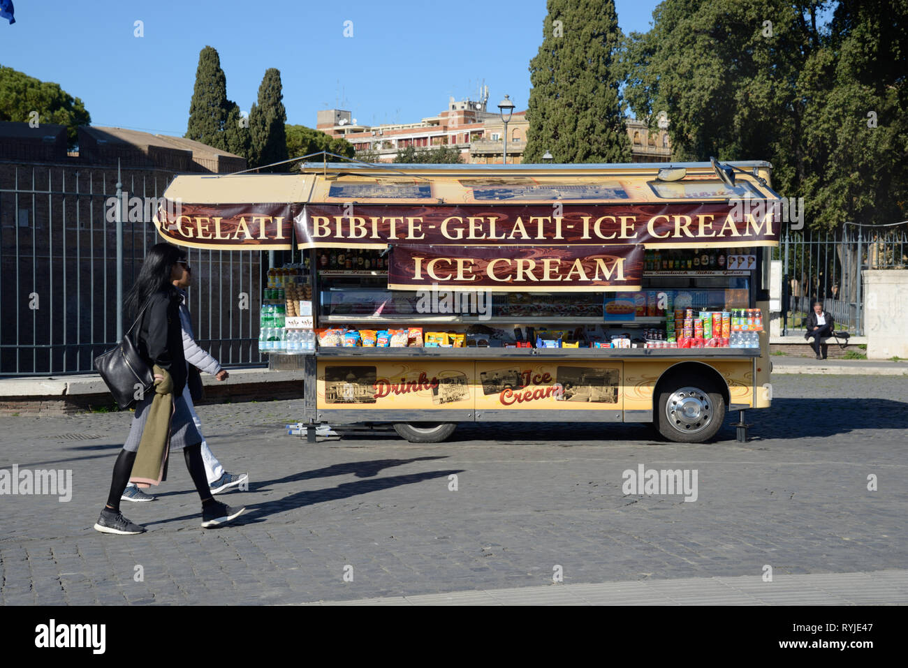 Food Truck, Ice Cream Van & Snack Bar Rome Italy Stock Photo - Alamy