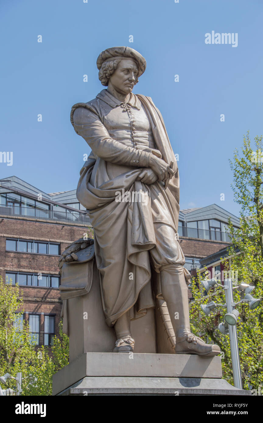 Rembrandt Statue At The Rembrandtplein Amsterdam The Netherlands 2018 ...