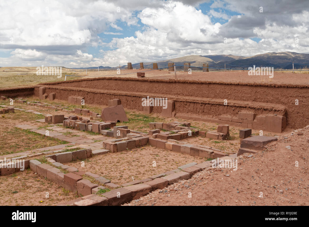 Tiahuanaco pottery hi-res stock photography and images - Alamy