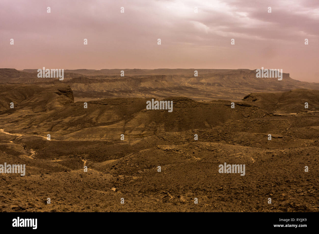 Desert landscape in saudi arabia hi-res stock photography and images ...