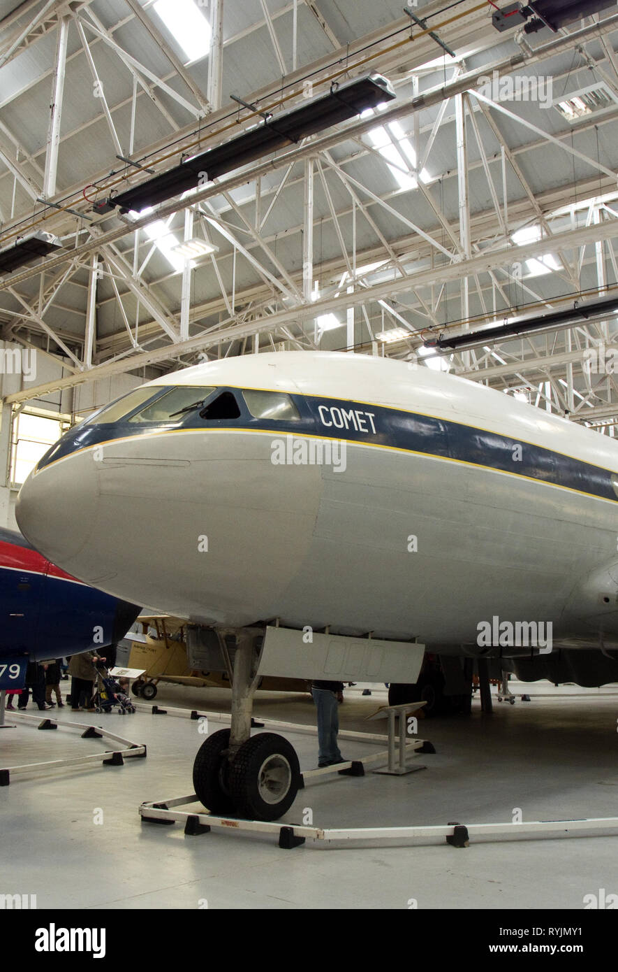 Airliners 1950s hi-res stock photography and images - Alamy