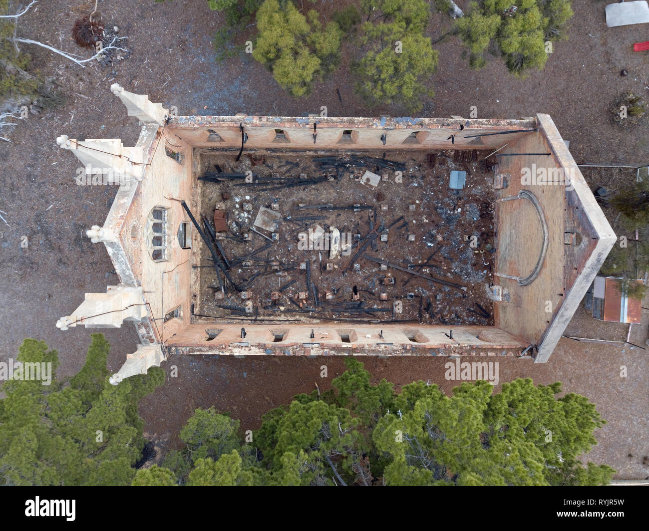 Burnt out building hi-res stock photography and images - Alamy