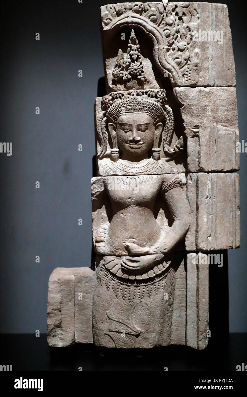 Cambodian apsara hi-res stock photography and images - Alamy