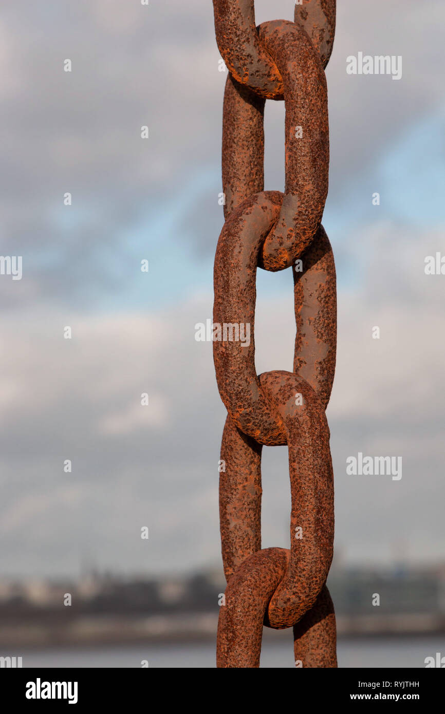 Closeup rusty chain hi-res stock photography and images - Alamy
