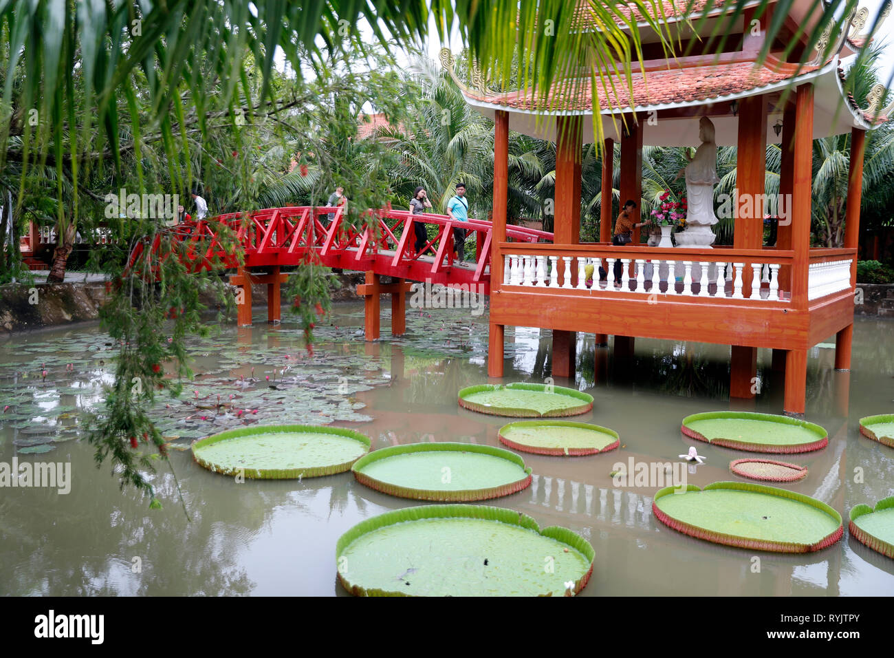 Quan am temple hi-res stock photography and images - Alamy