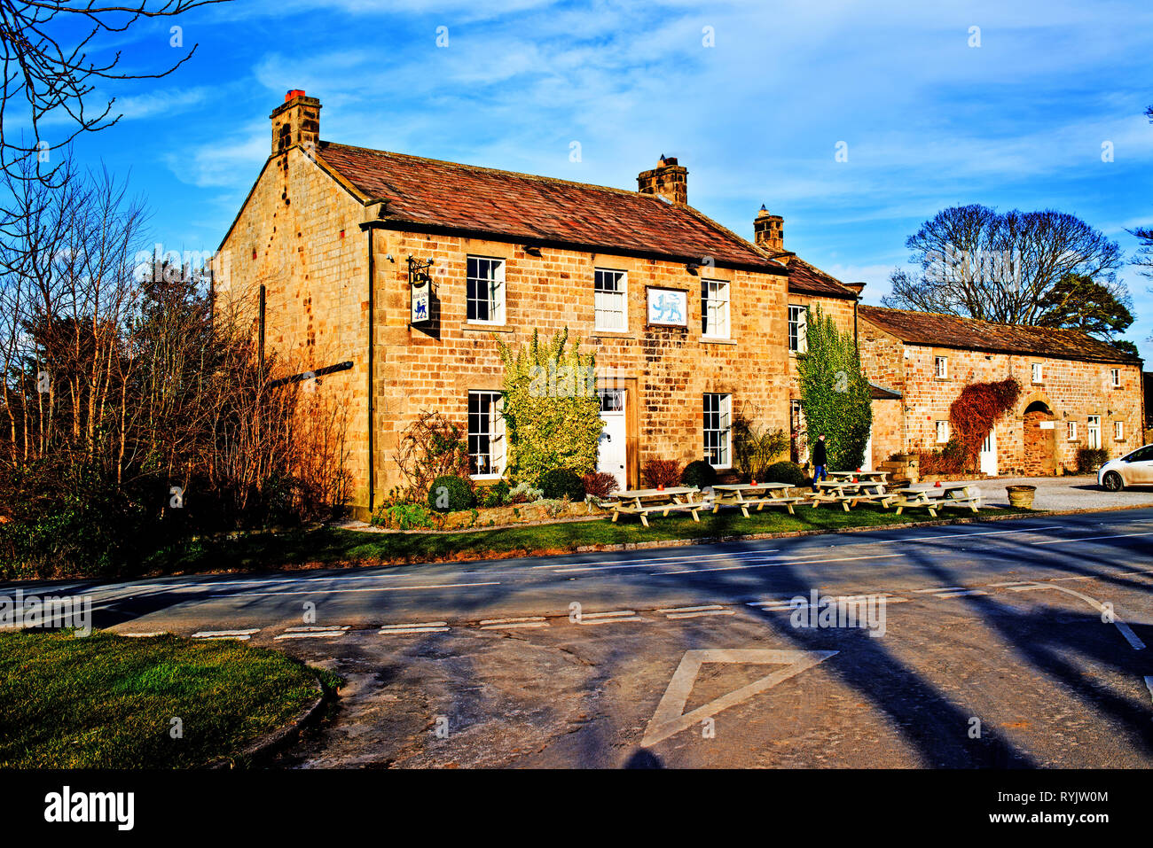 Blue lion east witton hi-res stock photography and images - Alamy