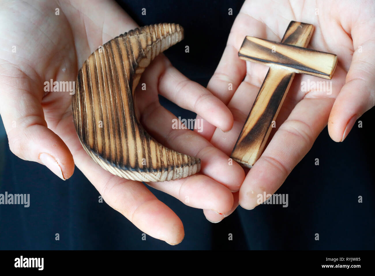 Christianity, Islam, 2 monotheistic religions. Cross and Crescent ...