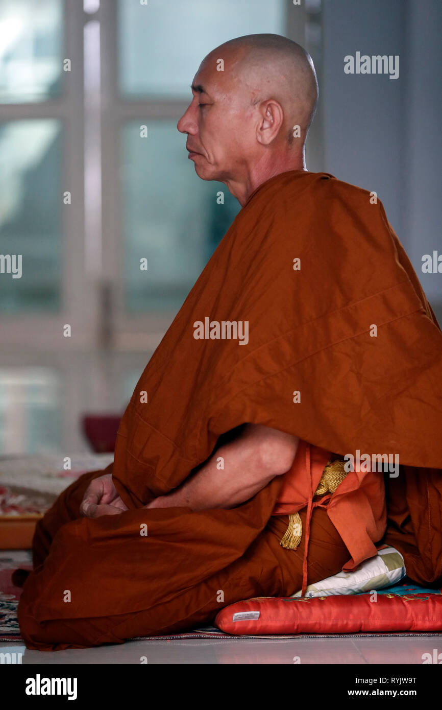 Buddhist monk meditation hi-res stock photography and images - Alamy