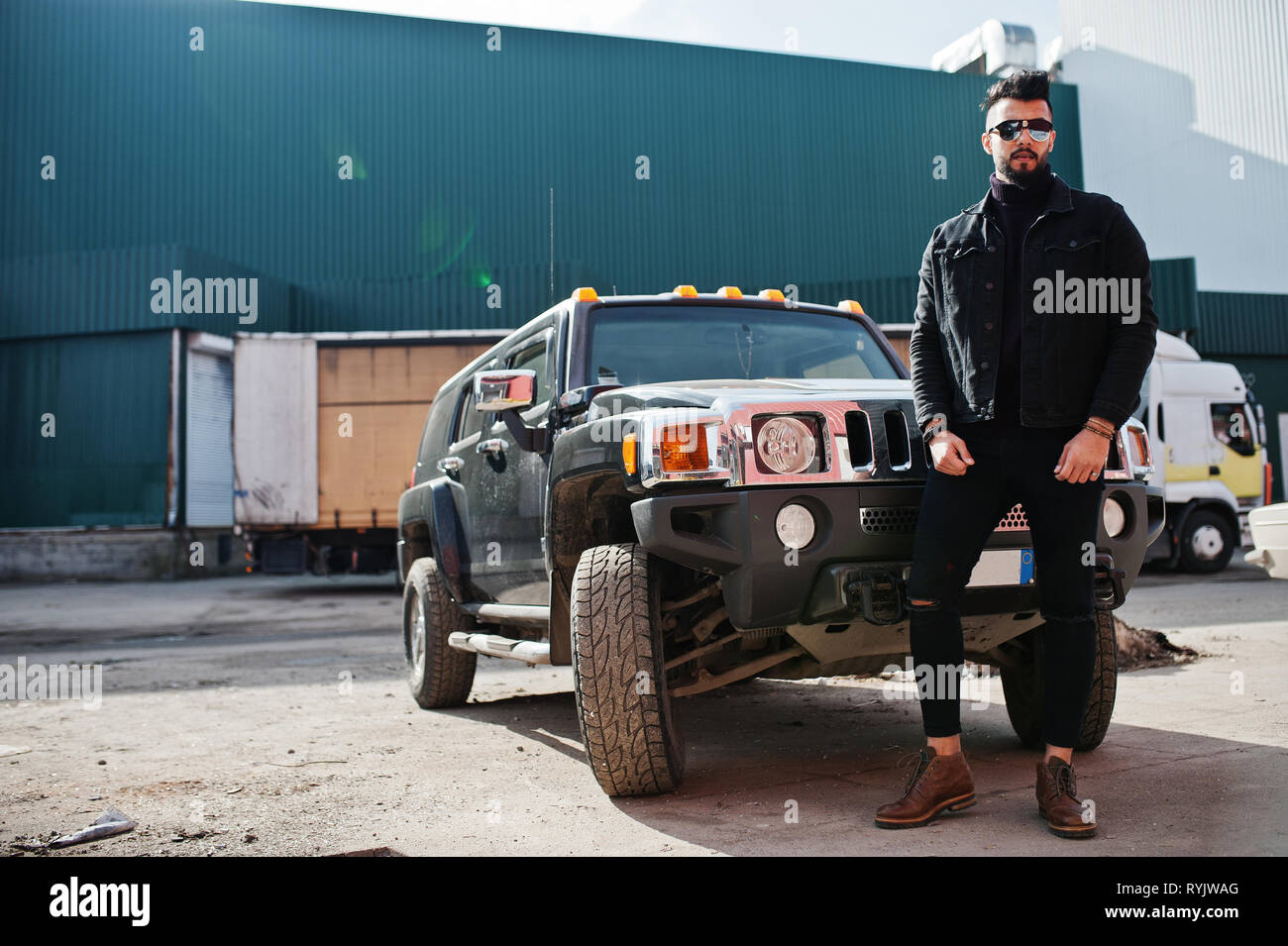 Iraq man jeans hi-res stock photography and images - Alamy