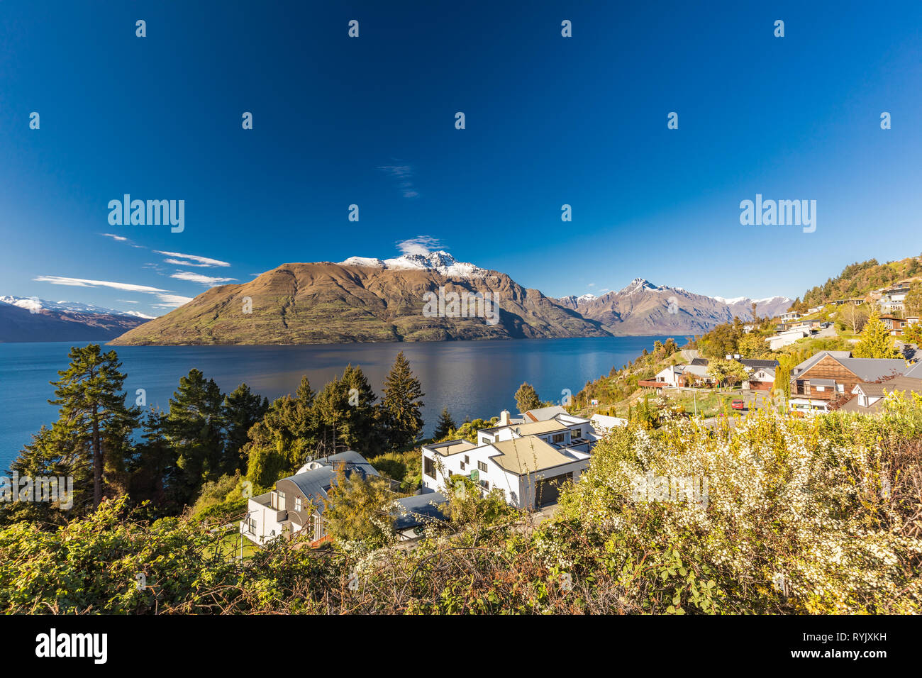 Remarkable mountains new zealand hi-res stock photography and images ...