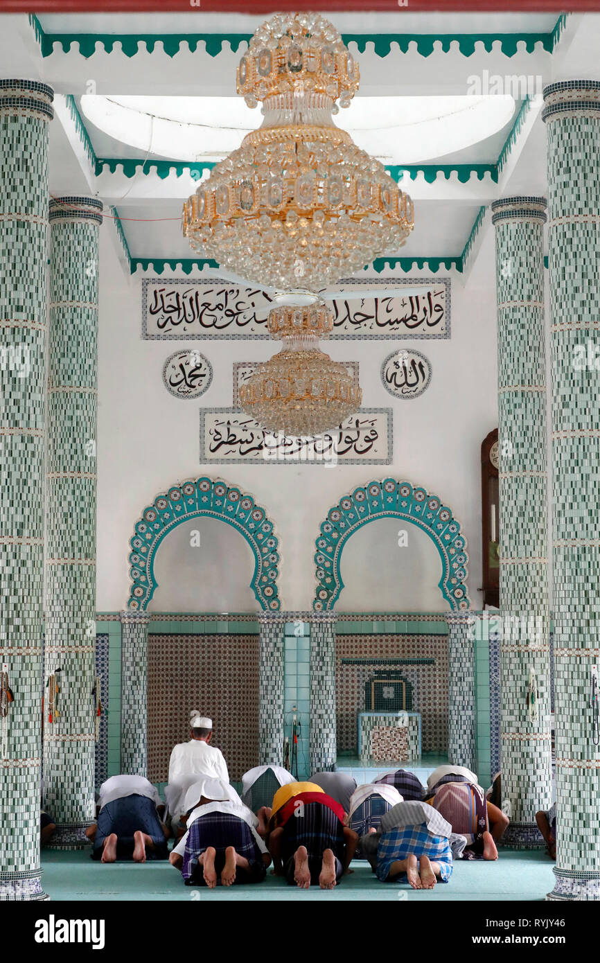 Mosque Prayer Hall Praying High Resolution Stock Photography and Images ...