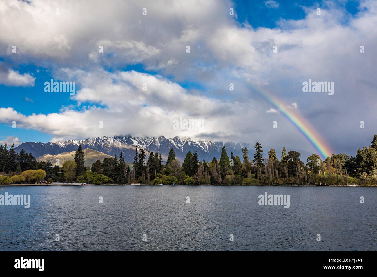 Queenstown remarkable mountains hi-res stock photography and images - Alamy