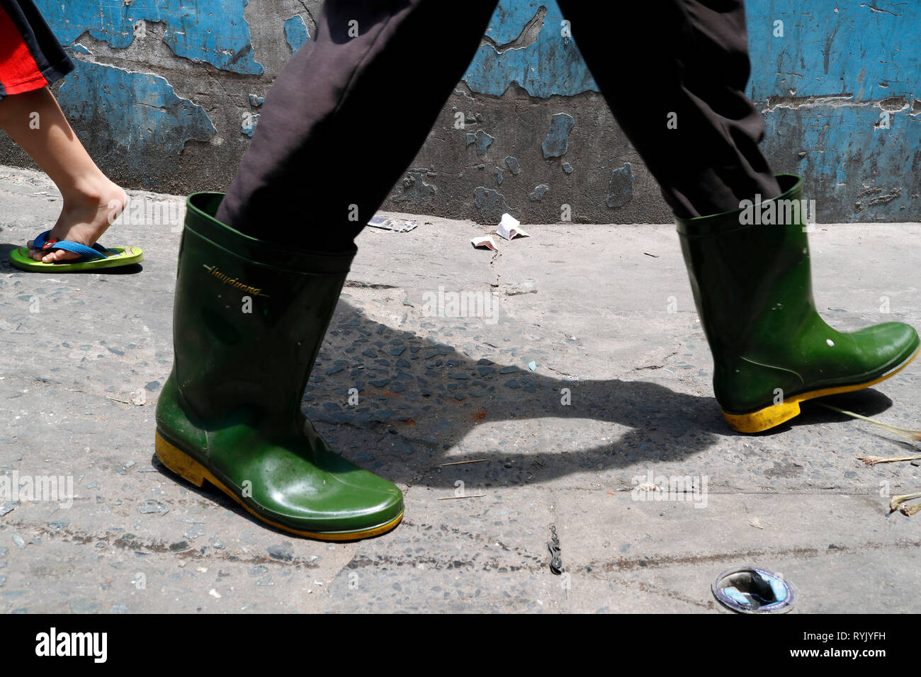 Boy street walking hi-res stock photography and images - Alamy