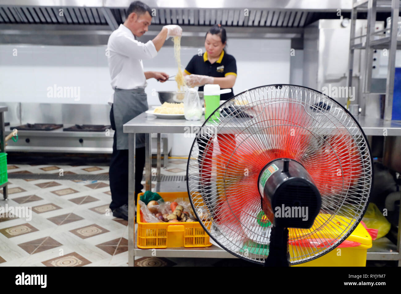 Kitchen restaurant hi-res stock photography and images - Alamy