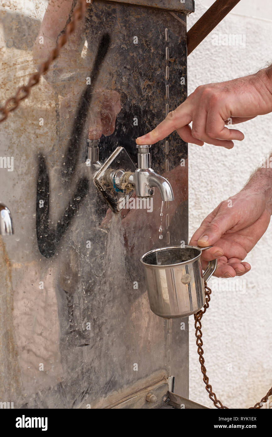 Free drinking water hi-res stock photography and images - Alamy