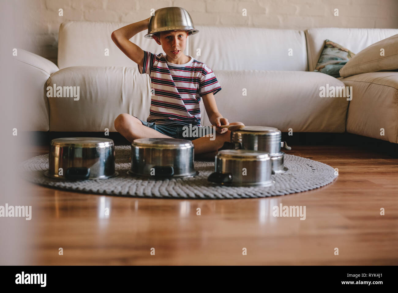 Child spoon music hi-res stock photography and images - Alamy
