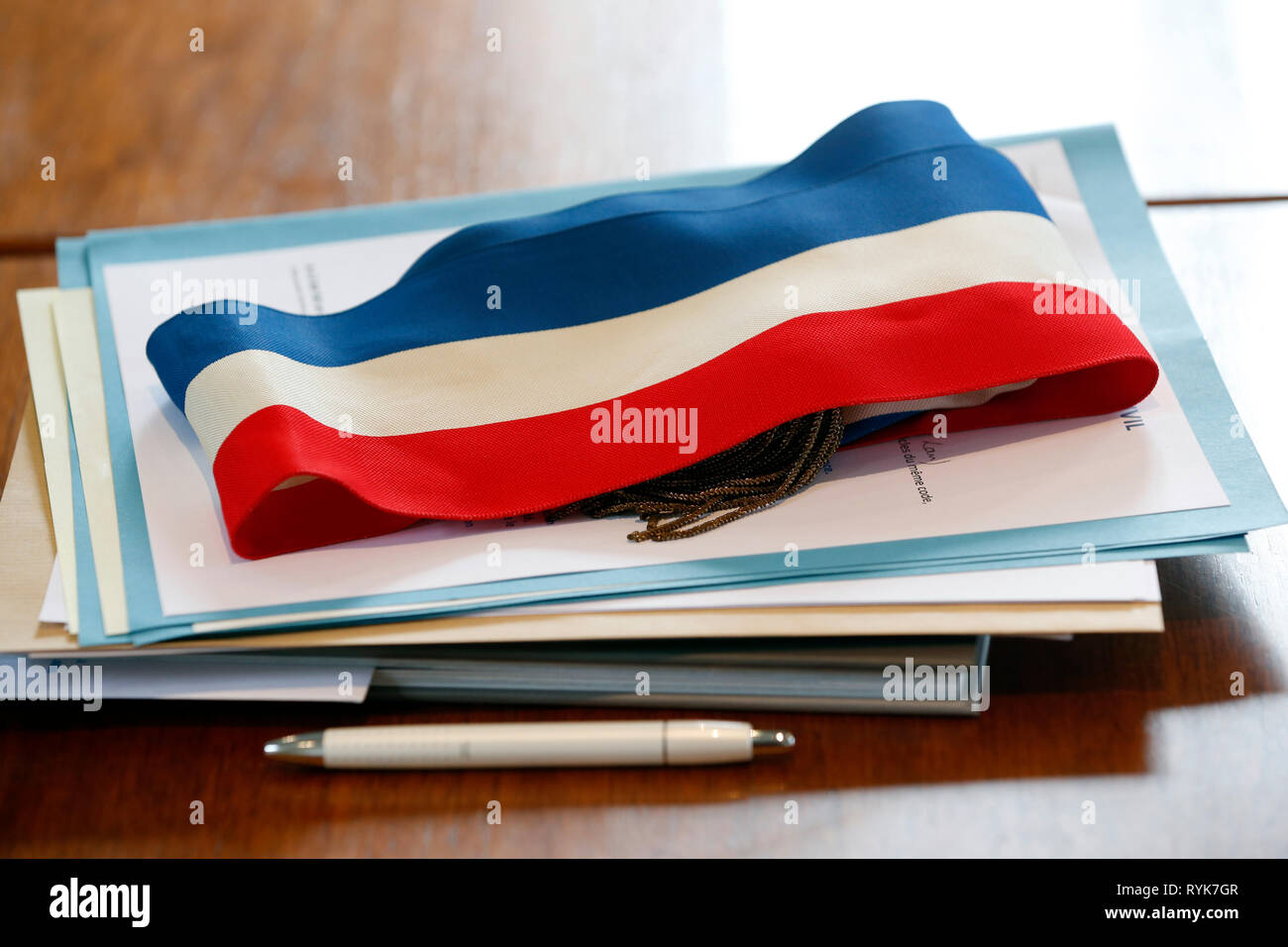 Contrat symbole hi-res stock photography and images - Alamy