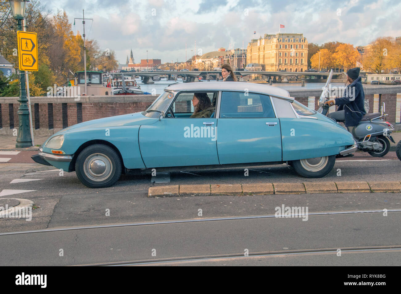 Blue citroen ds car hi-res stock photography and images - Alamy