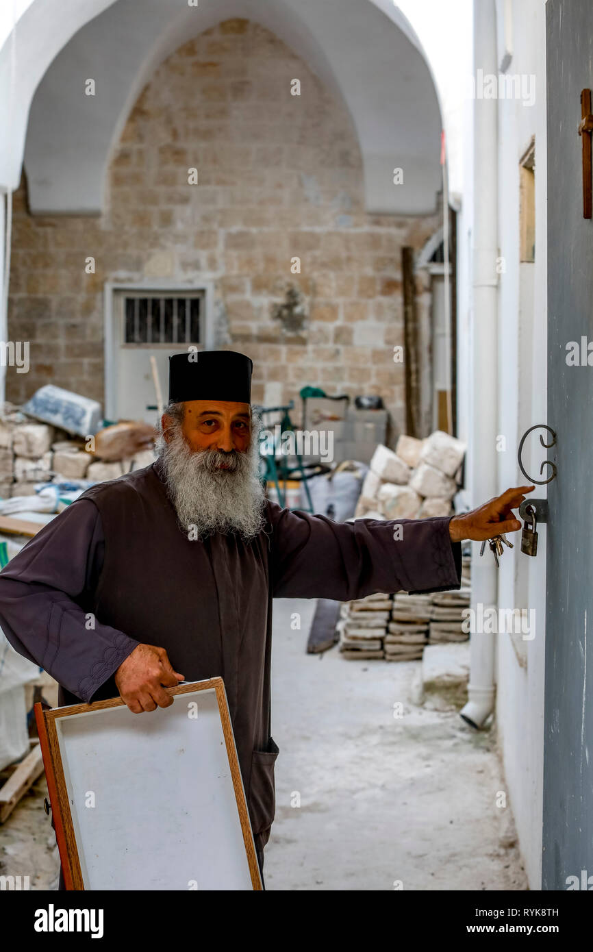 Pretre orthodoxe grec hi-res stock photography and images - Alamy