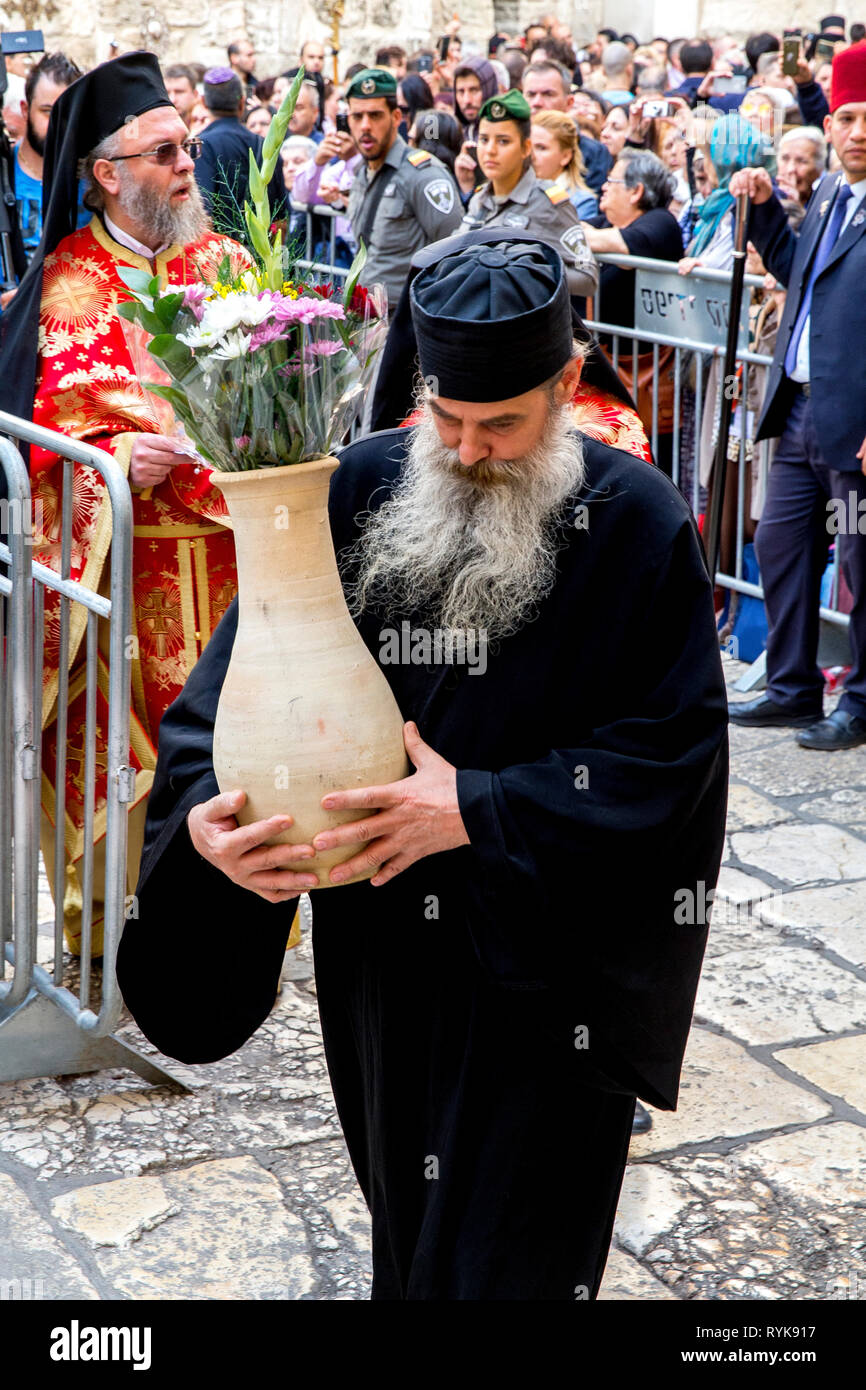 Greek orthodox Easter thursday celebration outside the Holy Sepulcher ...