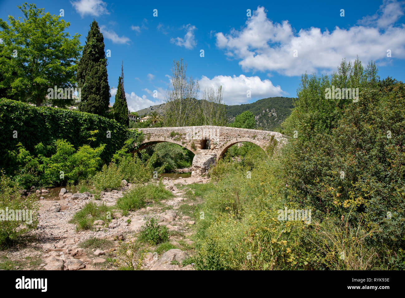 Roman bridge at Pollenca, Majorca,Spain Stock Photo - Alamy