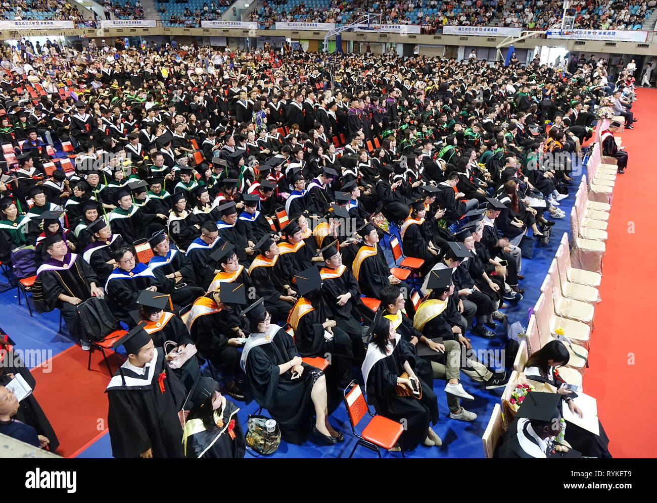 Graduation ceremony auditorium hi-res stock photography and images - Alamy