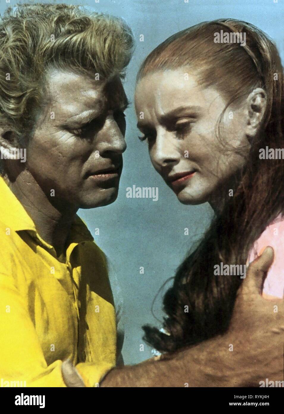 Unforgiven audrey hepburn hi-res stock photography and images - Alamy