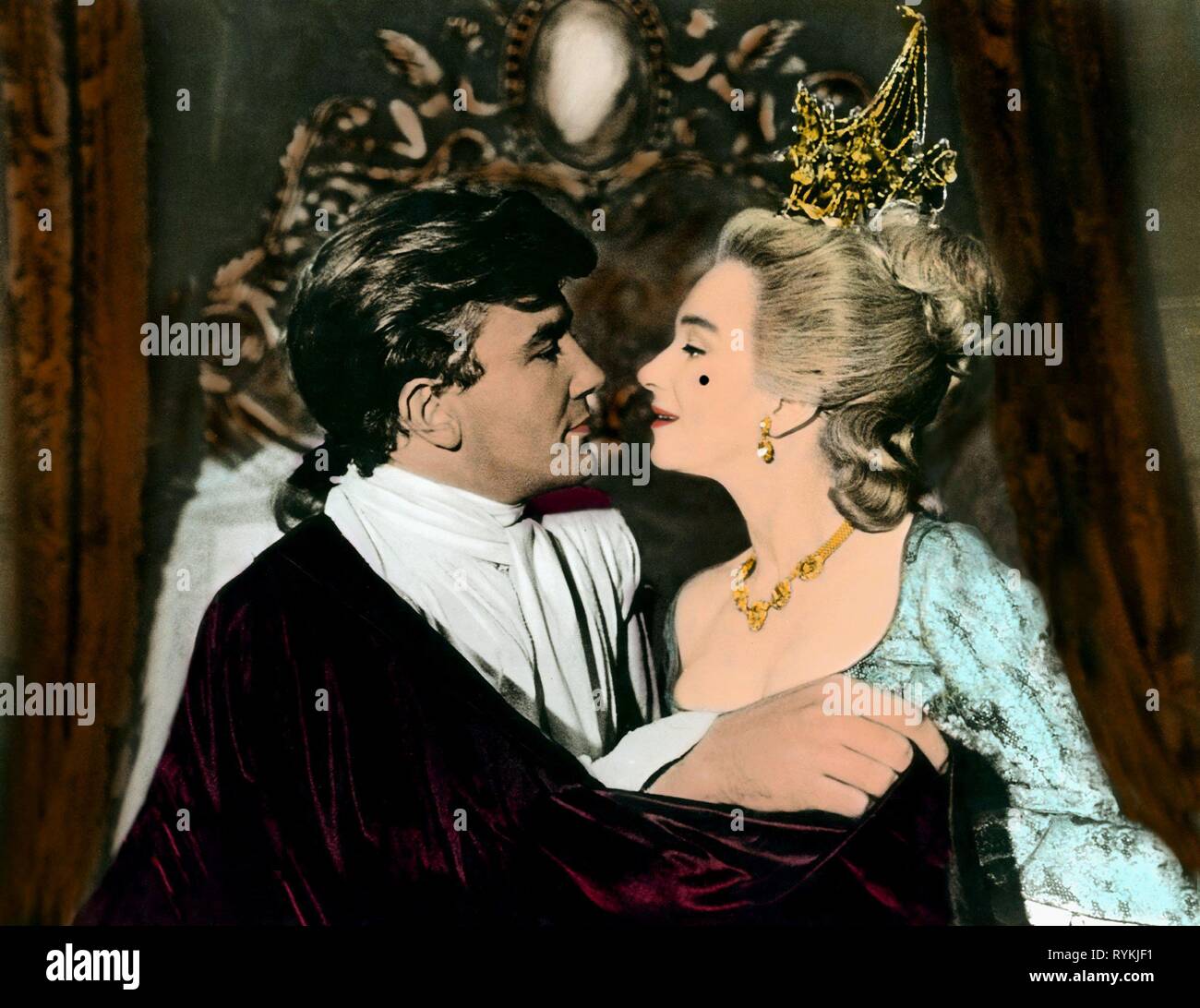 Albert finney tom jones 1963 hi-res stock photography and images - Alamy