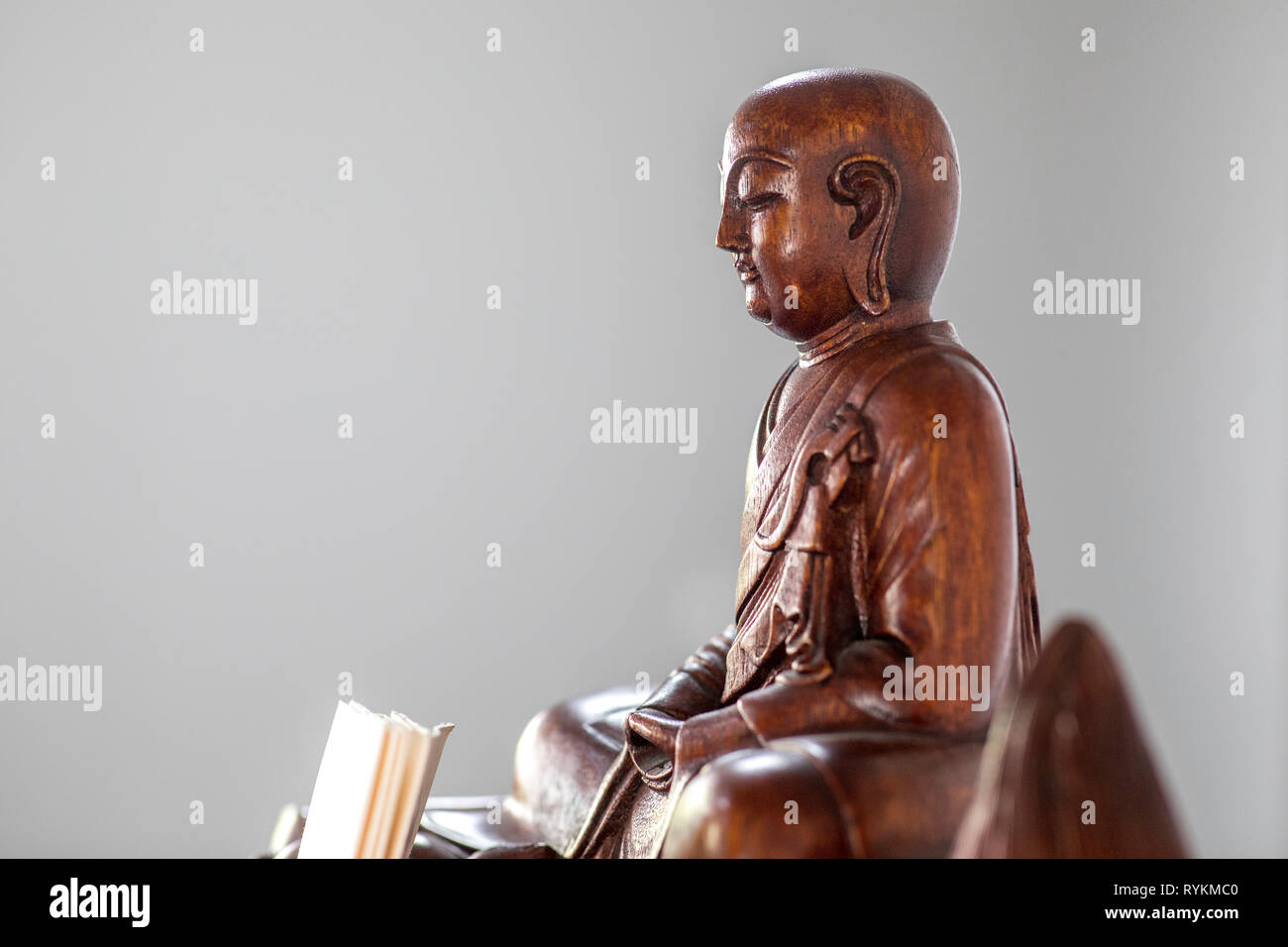 Zen sesshin (retreat) in Paris, France. Altar Stock Photo - Alamy