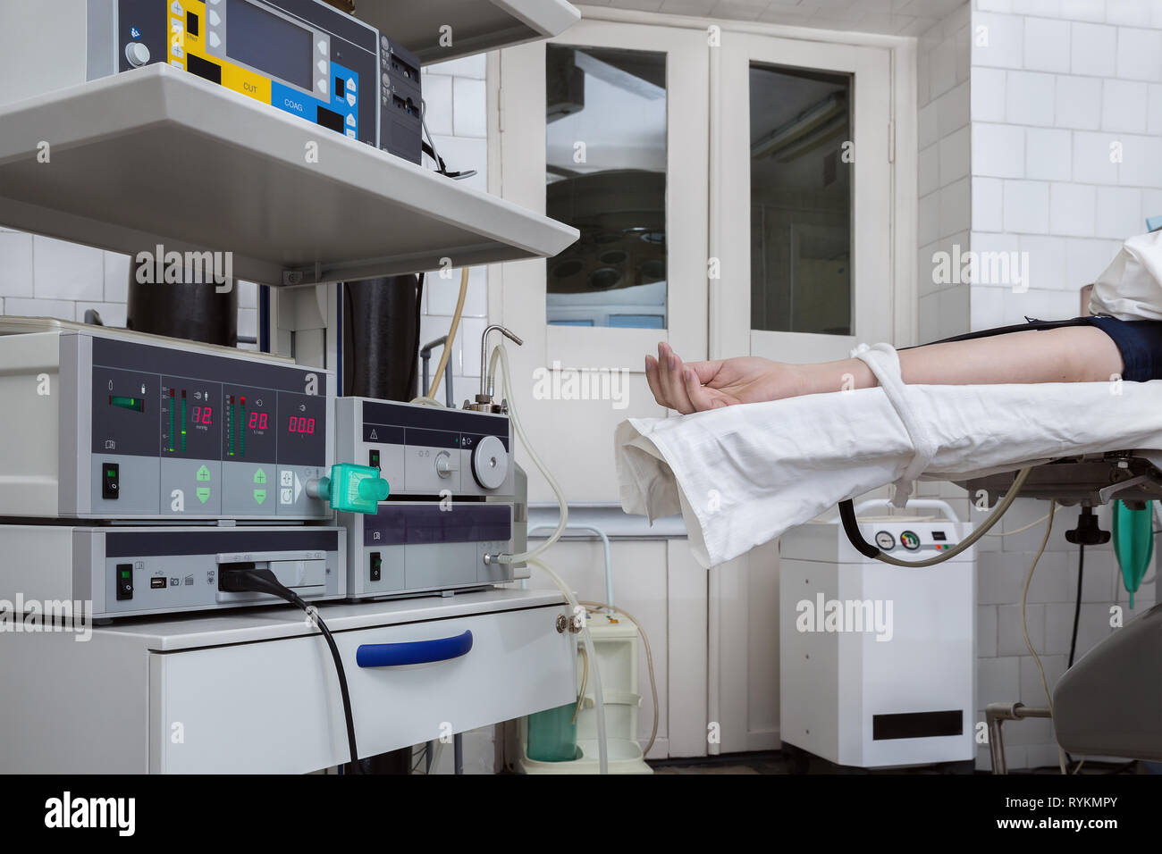 Resuscitation equipment hi-res stock photography and images - Alamy