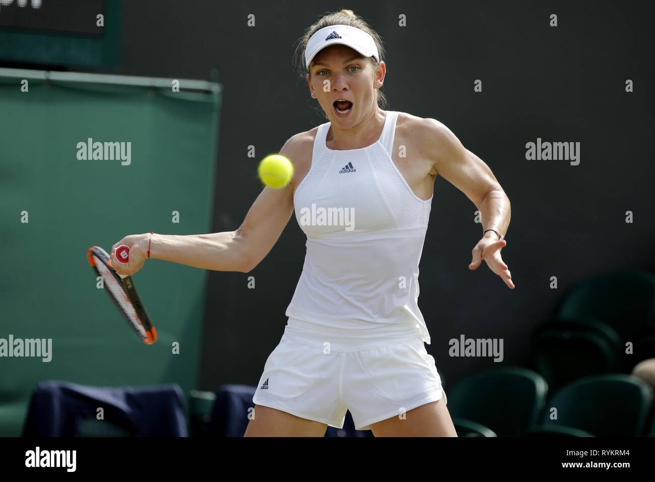 Simona halep forehand hi-res stock photography and images - Alamy