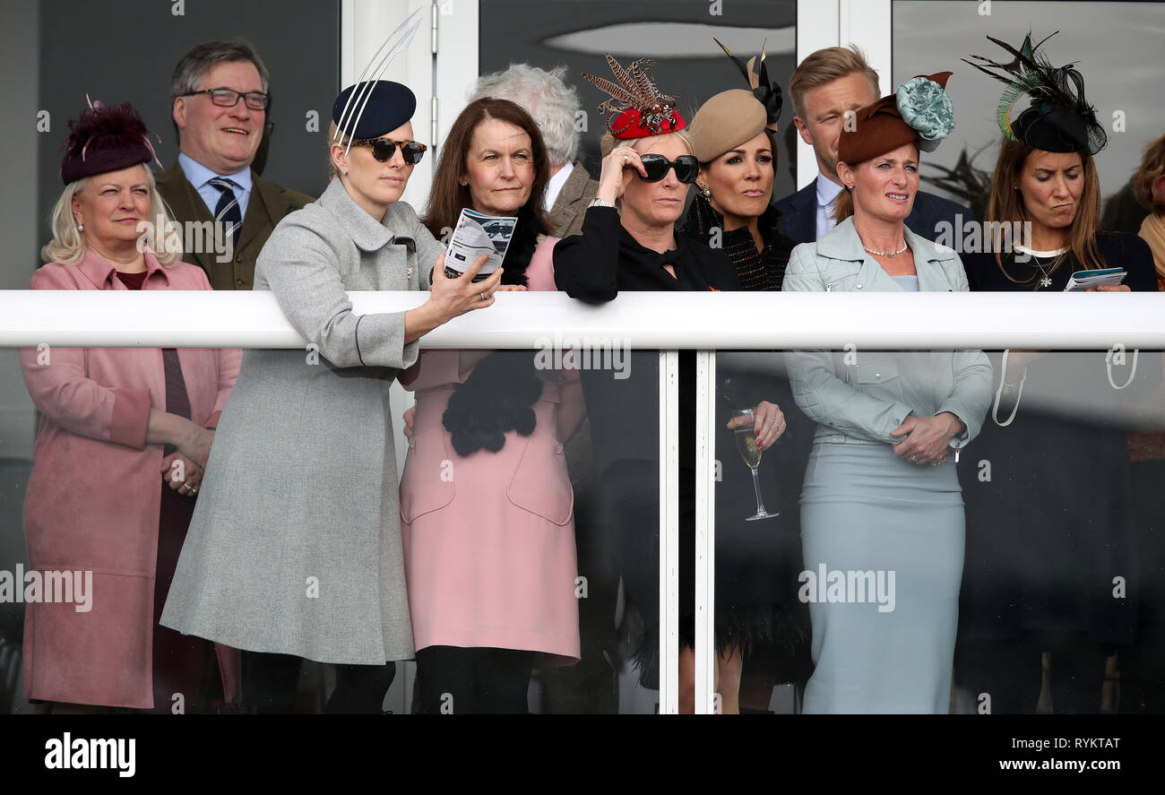 Dolly left to right hi-res stock photography and images - Alamy