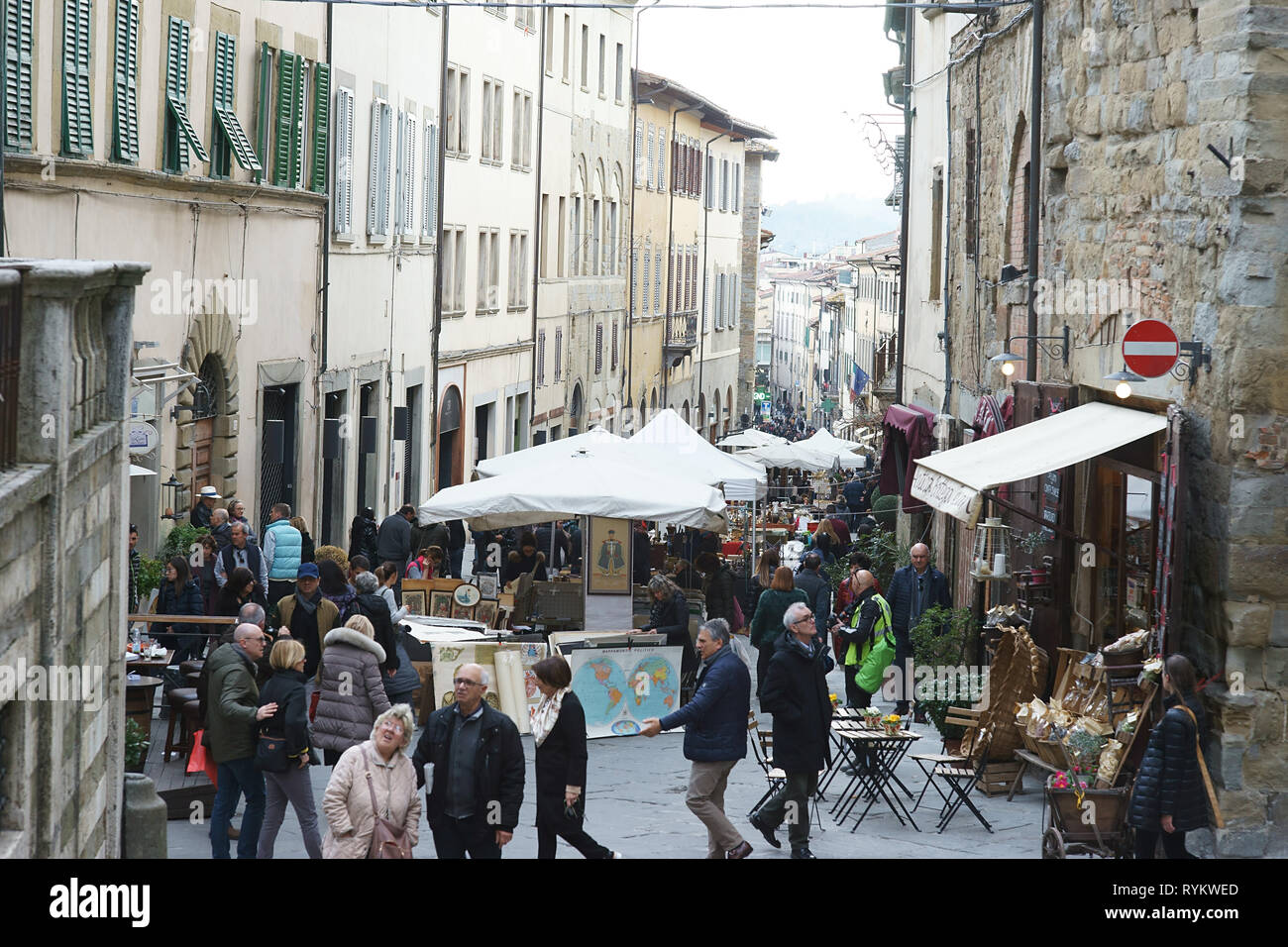 Roba vecchia hi-res stock photography and images - Alamy