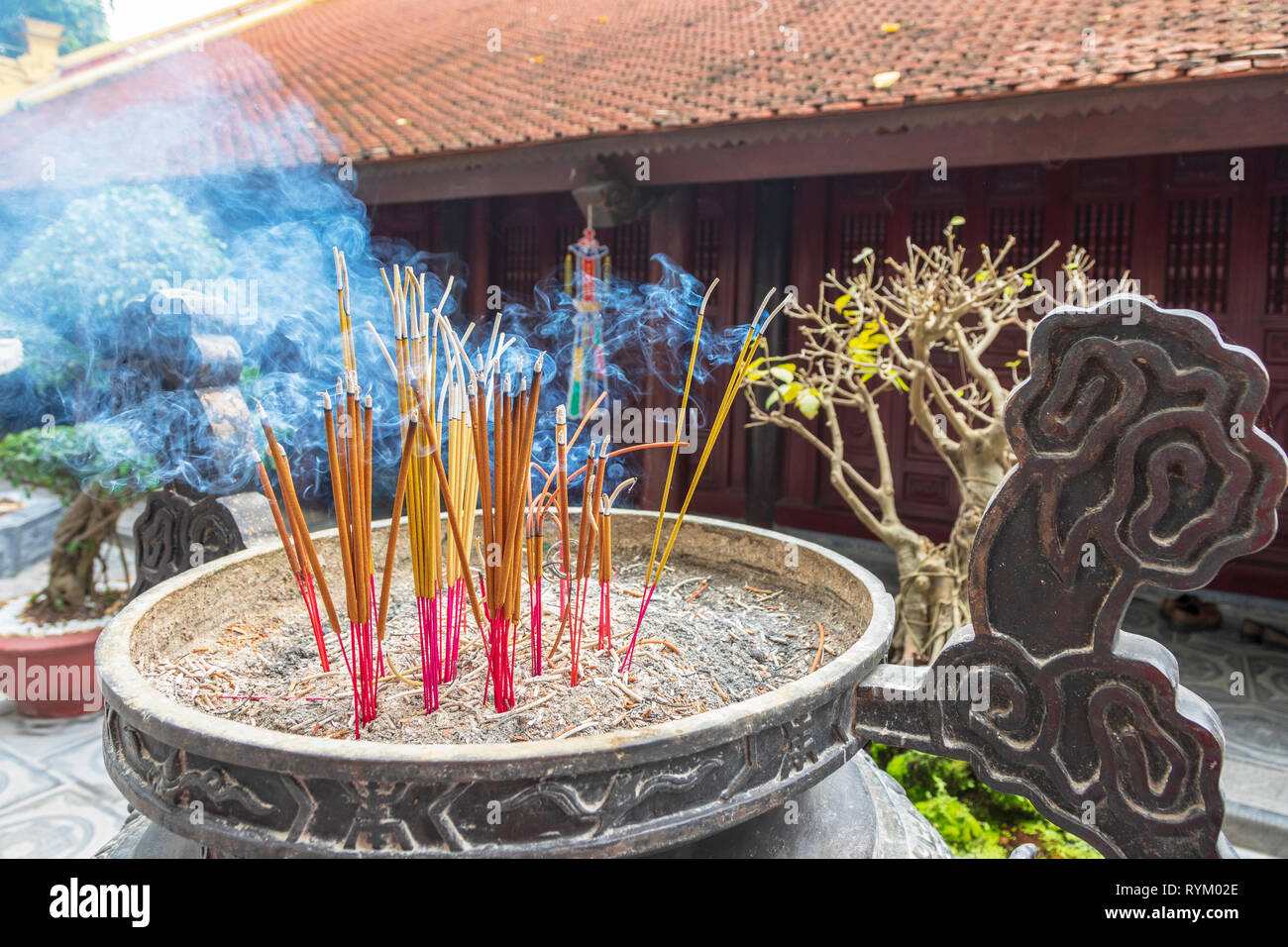 Burn joss stick hi-res stock photography and images - Alamy