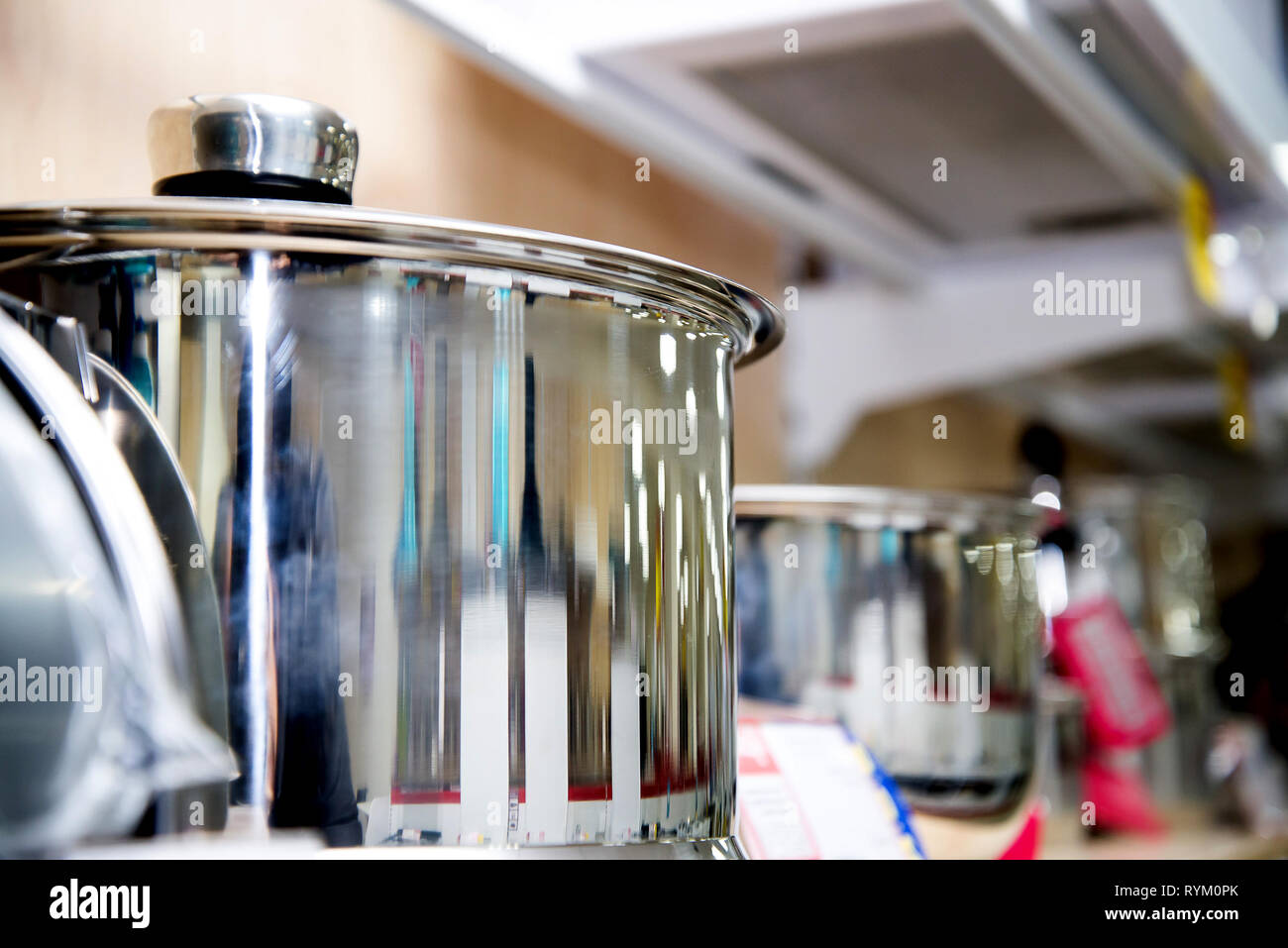 Kitchen utensil store display hi-res stock photography and images - Alamy