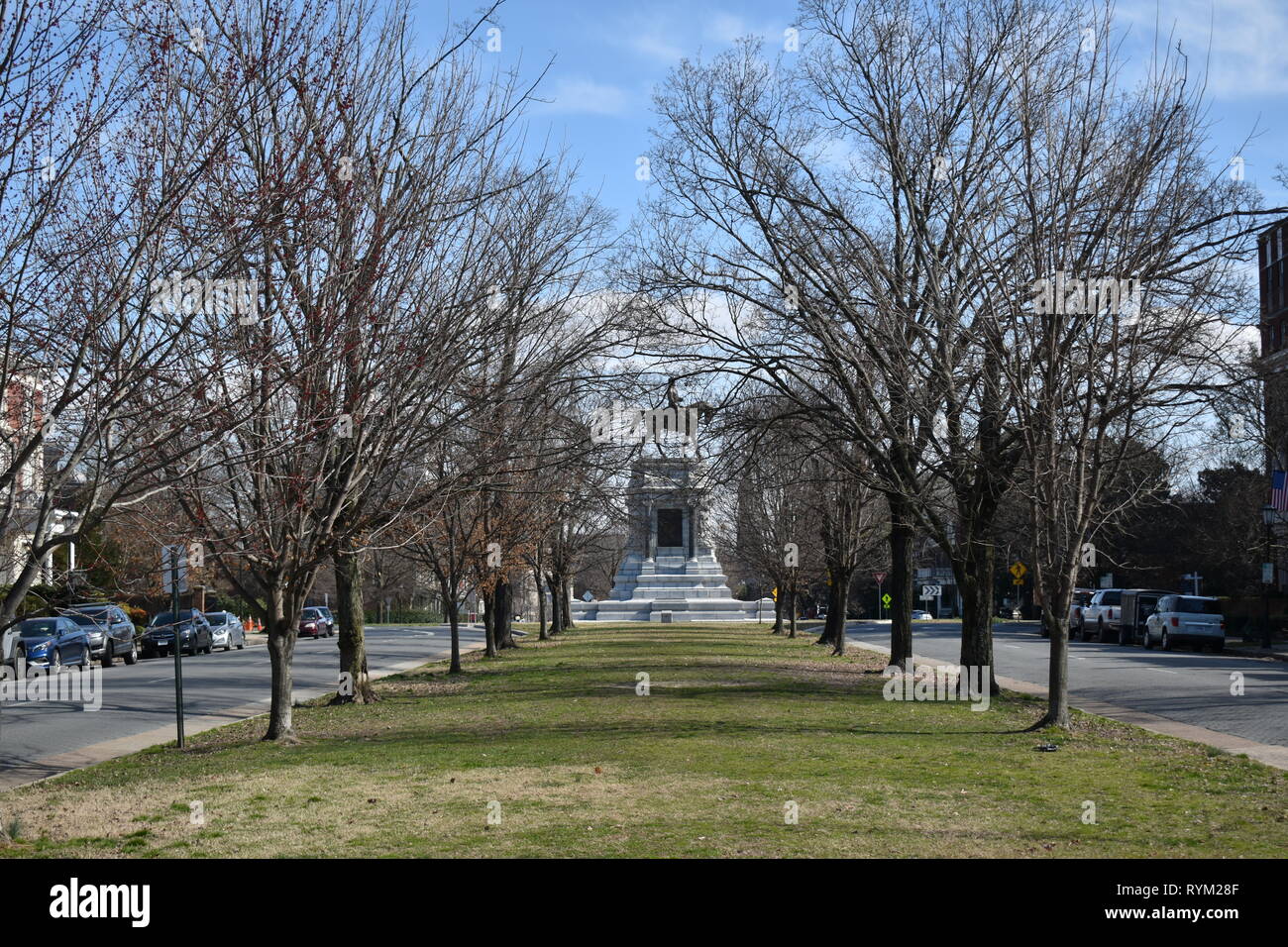 Monument through the trees Stock Photo - Alamy