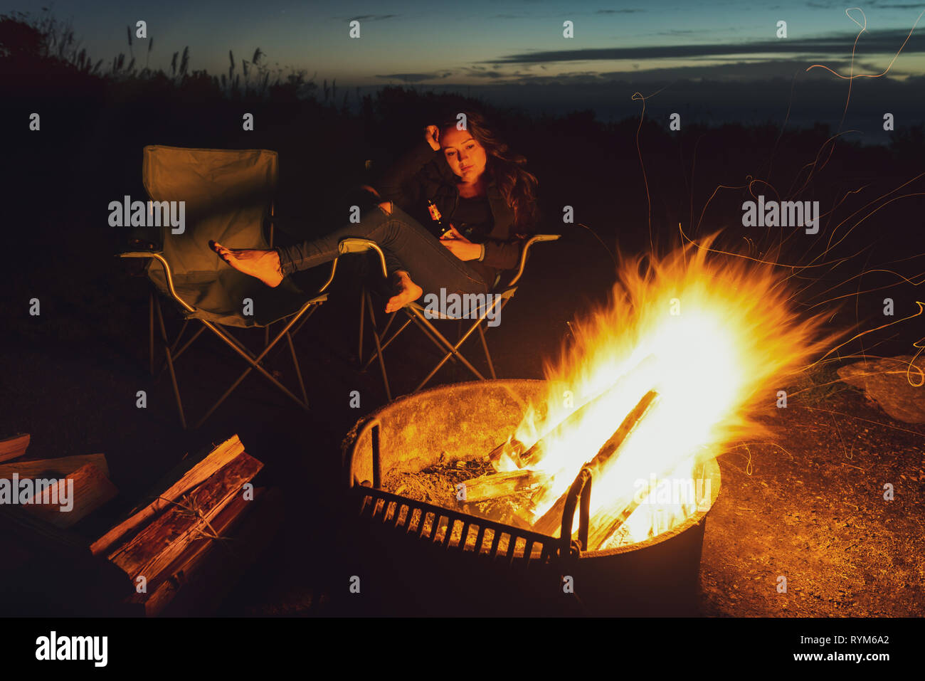 Beer campfire hi-res stock photography and images - Alamy
