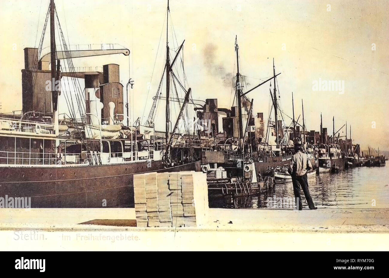 Im freihafengebiet hi-res stock photography and images - Alamy