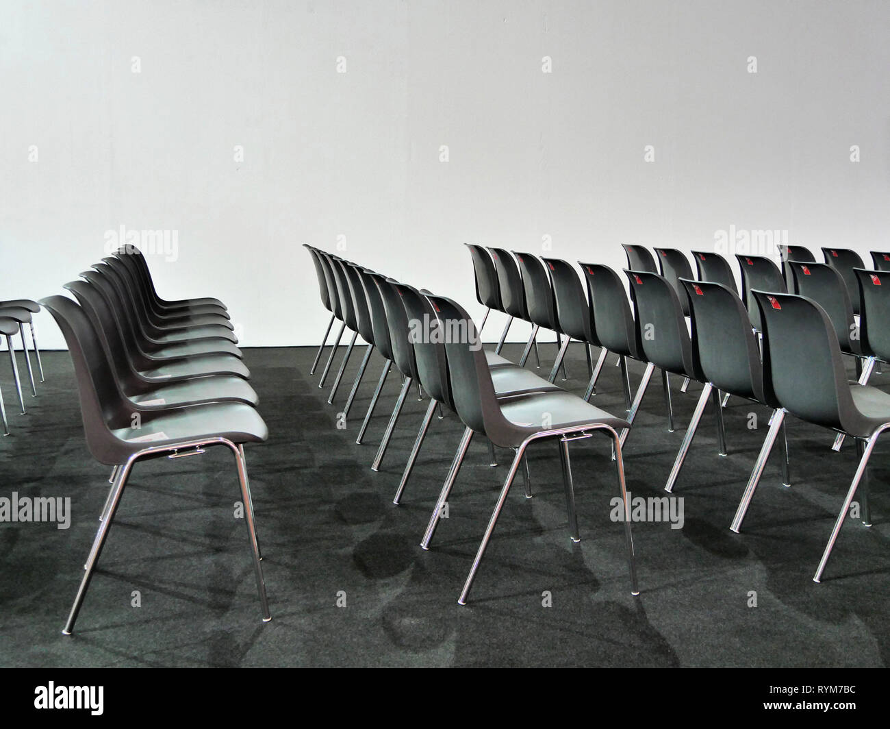 Empty auditorium hall rows hi-res stock photography and images - Alamy