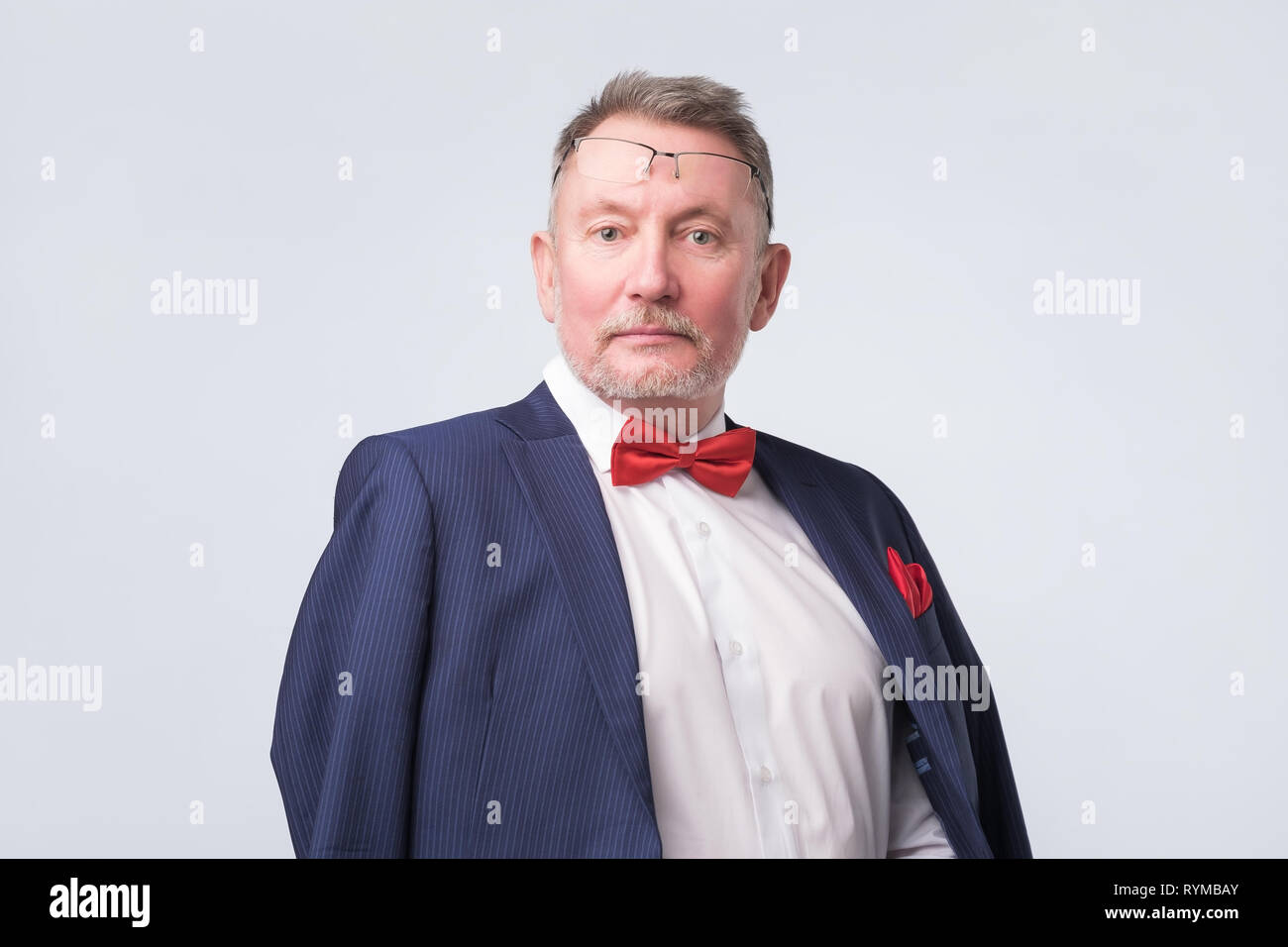 Elderly man suit hi-res stock photography and images - Alamy